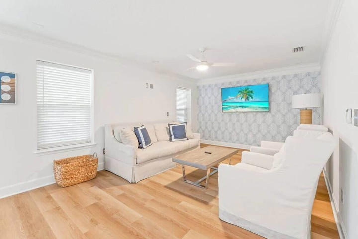 "Sandy Shores Retreat" Pool, Wi-fi - Jacksonville Beach, FL