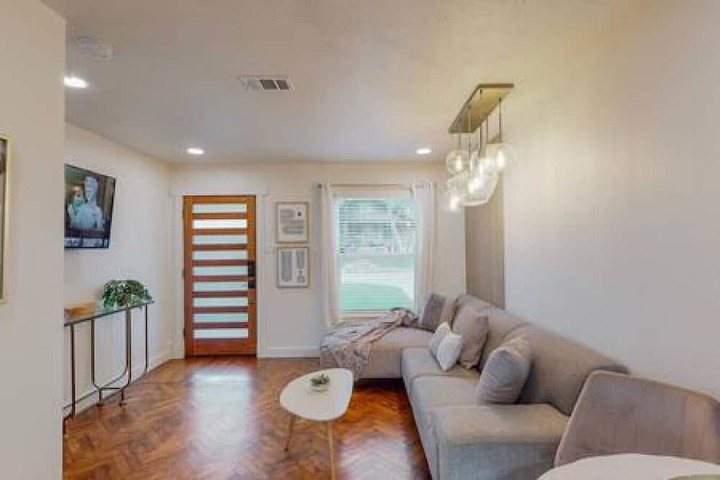 Upscale Modern | Lux Finishes | 1.3miles To At&t - アーリントン, TX