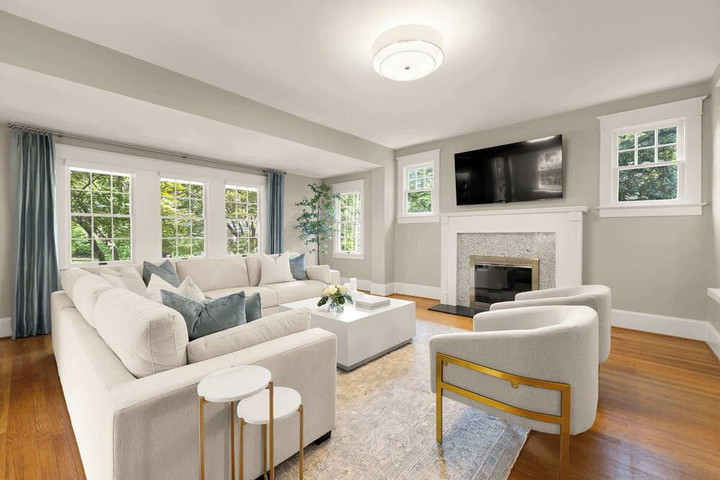 Luxury 5-br | Hot Tub | Game Room | Walk To Metro - Falls Church, VA