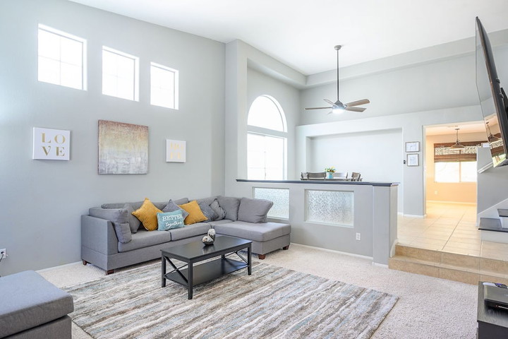 Luxurious Pool Home Mins From Lv Strip! - Henderson, NV