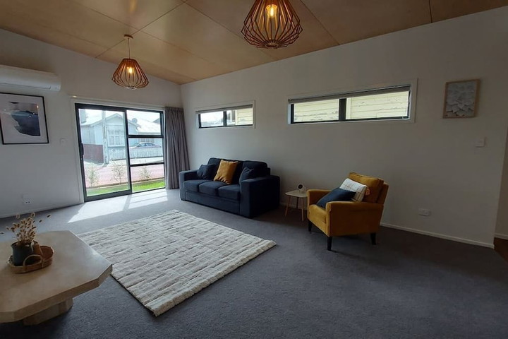 Sleek Suite By The Sand (2-bedroom) - Dunedin