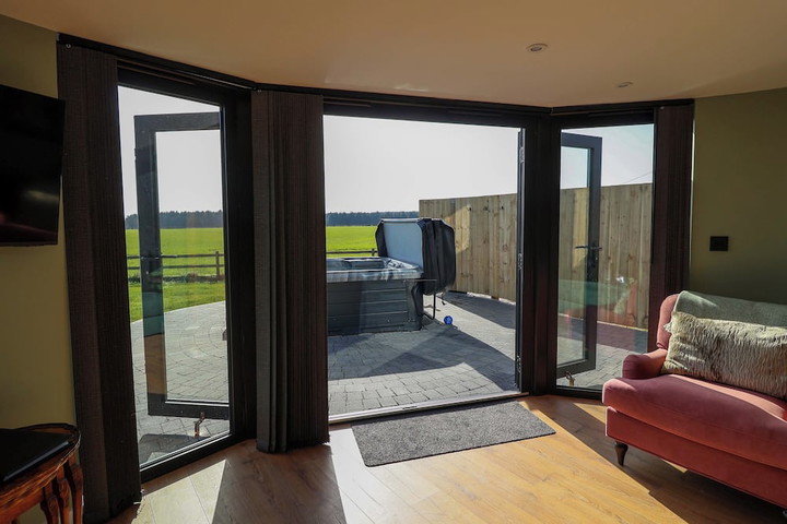 The Corn Silo, Pet Friendly, Character Holiday Cottage In Ipswich - 埃塞克斯