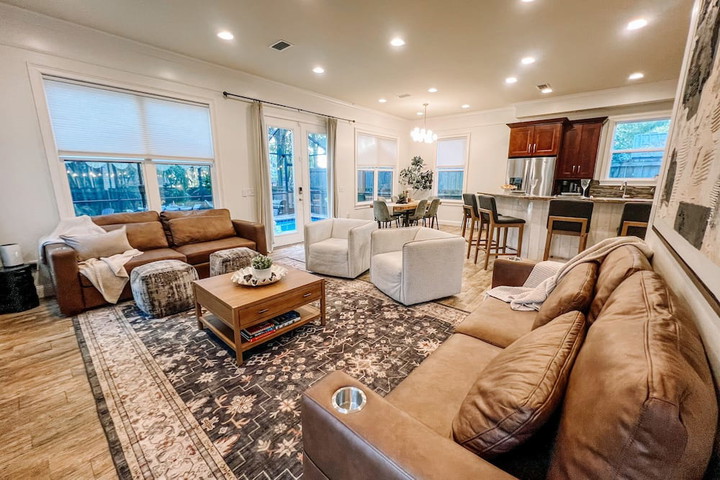 Walk To Historic Downtown , Heated Pool, Backyard Dining, Grill, Fire Pit,dog Ok - St. Augustine, FL