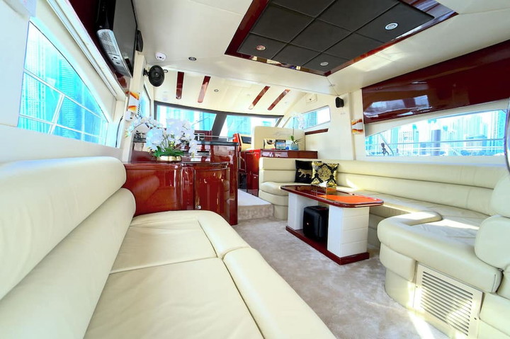 Luxurious 2-bedroom On A 50ft Yacht With Wifi, Ac In Welcoming Dubai - Dubai