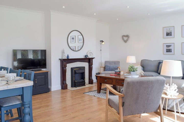 4 Bedroom Accommodation In Lamphey, Near Tenby - Manorbier
