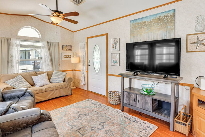 Pool + Dock Access! Boaters Base In Lake Placid - Lake Istokpoga, FL