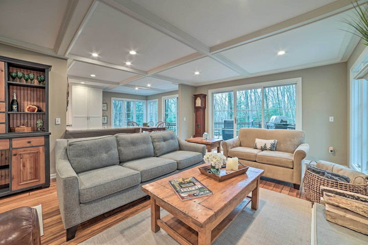 2 Mi To Tunnel Of Trees: Home W/ Furnished Deck - Petoskey, MI