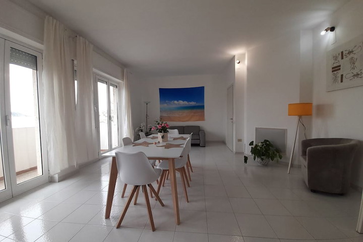 Exclusive Three-bedroom, Three-bathroom Apartment By The Sea At Poetto - Cagliari