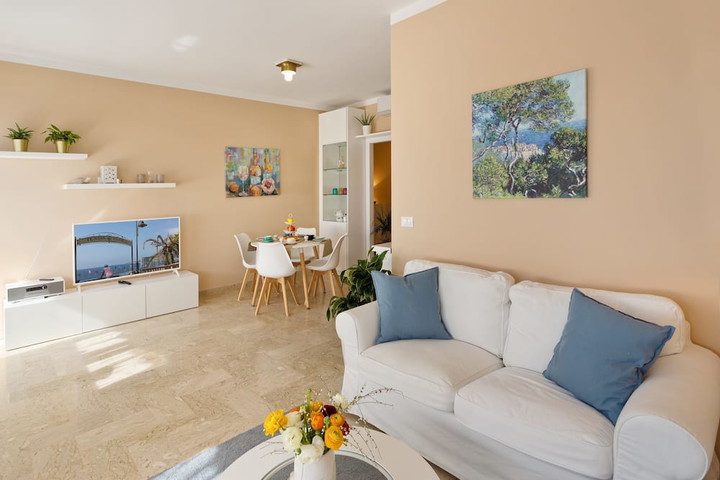 Sea, Beach And Our 'La Liberta' Vacation Apartment - Perfect For Your Vacation! - Ospedaletti