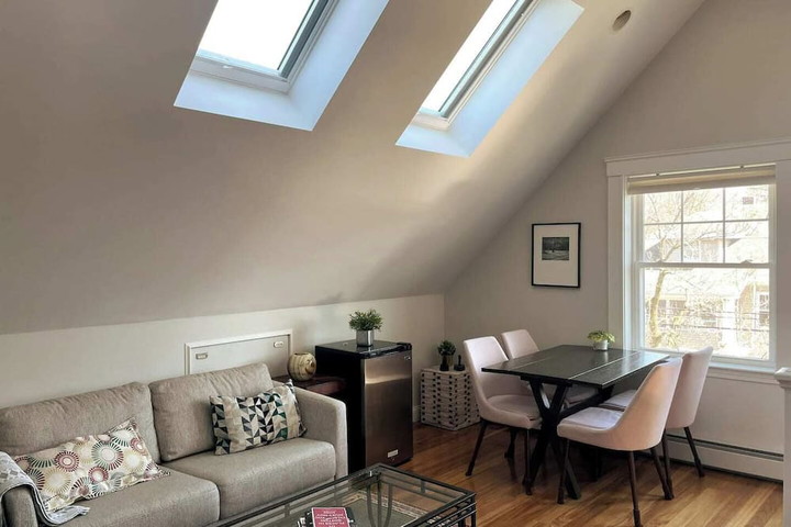 2br Suite - Bright - Modern - Central Ac - Parking - Newton, MA