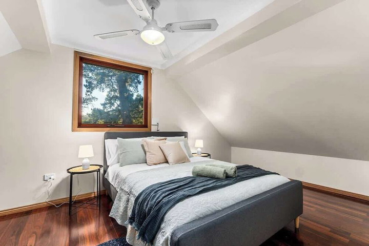 Adelaide Hills Winery View Fully Equipped Comfort Resort #102 - Stirling, SA, Australia