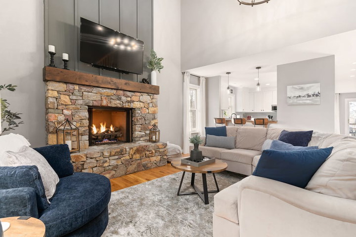 Modern Wintergreen Cabin With Hot Tub, Sauna - Wintergreen Resort, VA