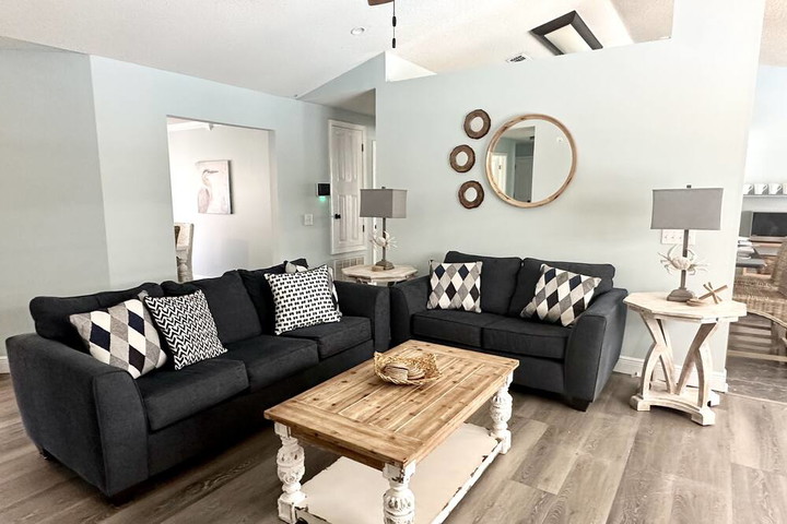"Bayou Breeze" Private Pool (Heated) Gorgeous Home! Bikes, Game Room - Navarre, FL