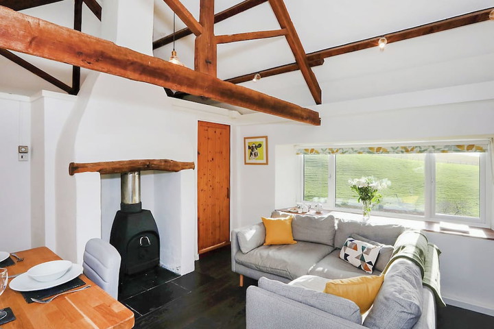 2 Bedroom Accommodation In Barnstaple - Barnstaple
