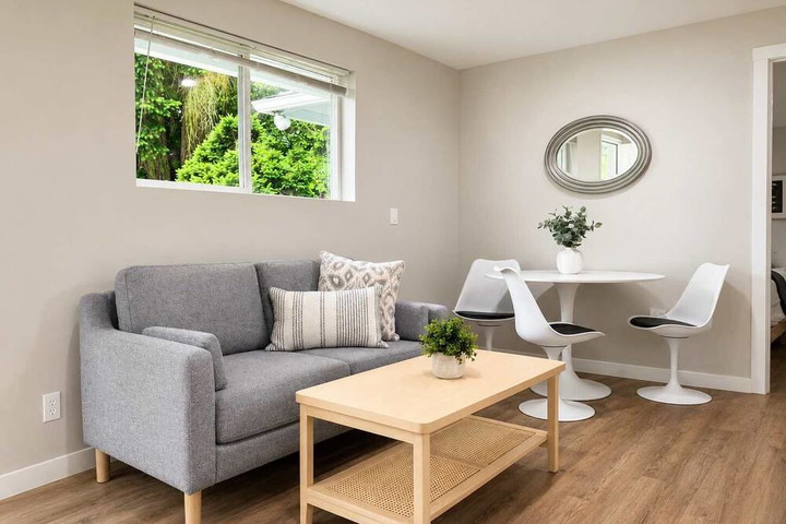 Quiet Pet-friendly Adu W/ Kitchen Near Bellevue - Redmond, WA