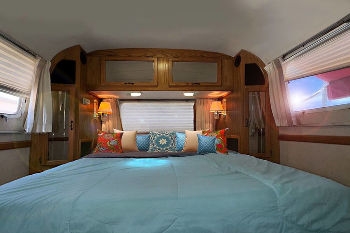 Twin Retro Star-wagon Resort, Ocean Front, 6 Beds - Vista, CA