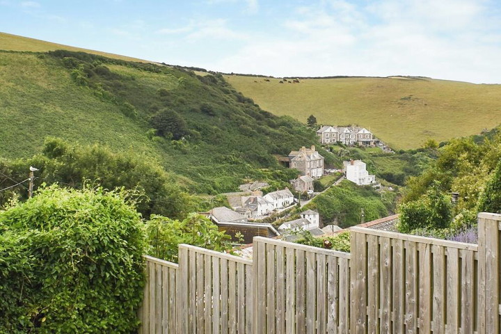 Discover Coastal Living In This Charming Bungalow Located In Cornwall. - Port Isaac