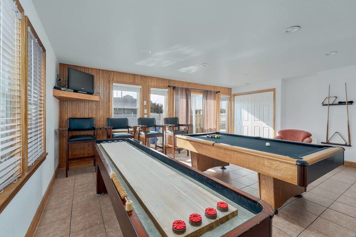 5570 - Atlantis - Large Nags Head Home Near Beach With Pool - North Carolina