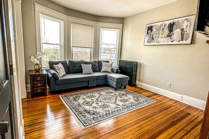 "The Red House" 4 Bedroom/sleeps 8 In The Heart Of Albany Ny - Albany, NY