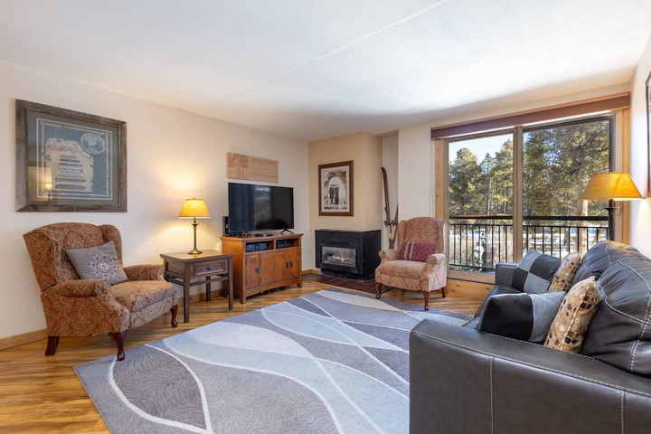 Ski-in/ski-out Breck Condo W/ Pool & Free Parking - 브레켄리지