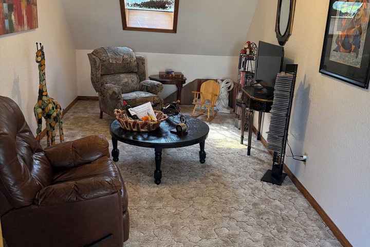 Cozy 2 Bedroom Cottage, Quiet & Peaceful, Minutes From Downtown Grass Valley! - Grass Valley, CA
