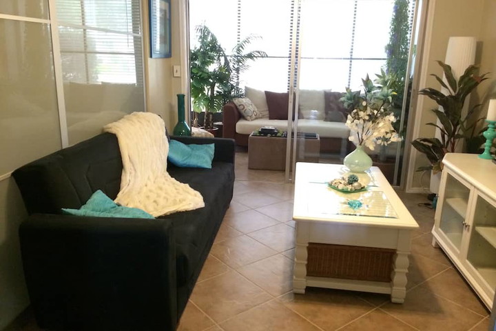 Elegant 1 Bedroom Ft. Myers Condo W/ Swimming Pool (Long Term Rents Available) - Fort Myers, FL