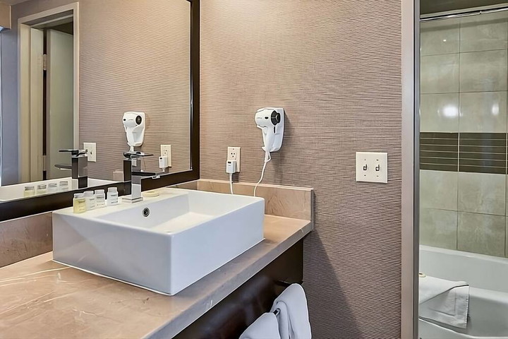 Make Your Trip More Enjoyable 3 Units W/ Free Parking | Near Las Vegas Outlets - Las Vegas, NV