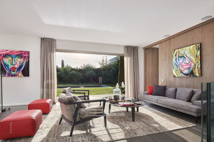 Luxury 5 Bedroom Villa With Hotel-style Service & Heated Pool, Cap Dantibes - Antibes