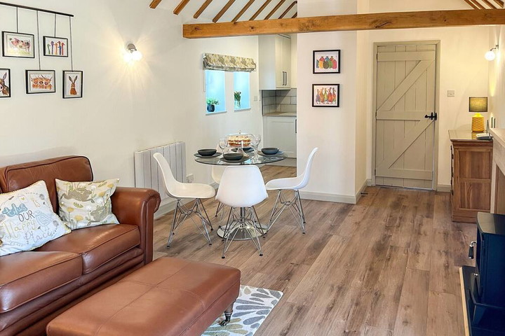 2 Bedroom Accommodation In Sellindge, Near Folkestone - Dymchurch