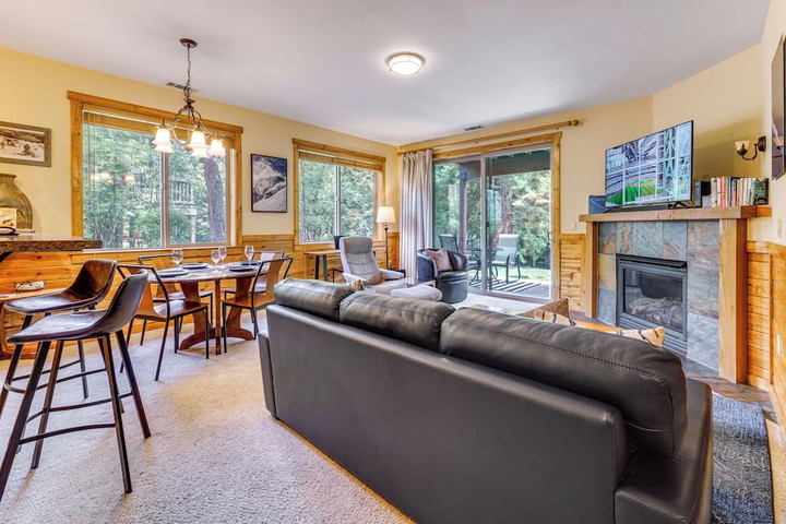 Boulders Truckee Condo Near Donner Lake + Skiing! - Truckee, CA