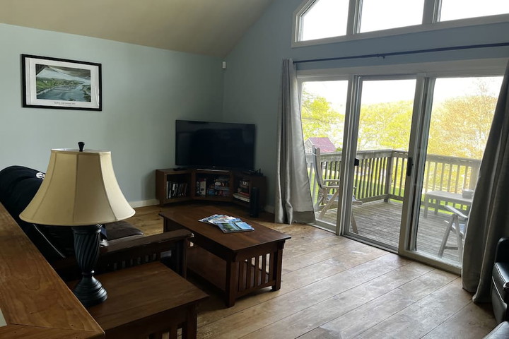 Cottage On East Side Of Lake Bomoseen, On-site Boat Slip Included - Castleton, VT