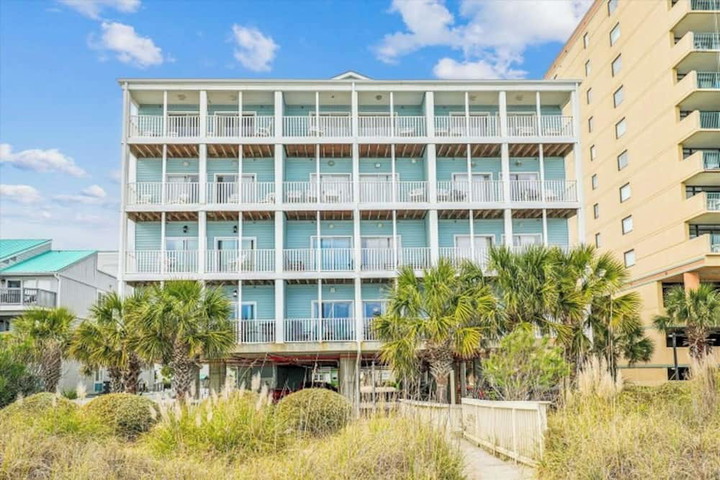 Ambassador Villas 204-oceanfront 7br, Pool - North Myrtle Beach, SC