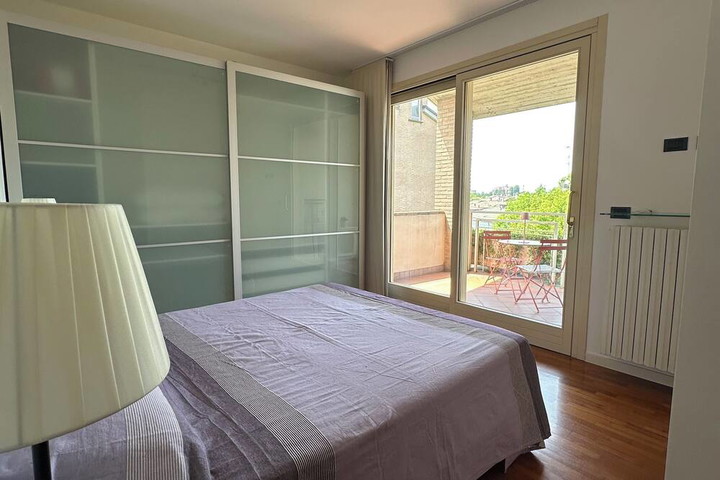 Bright Apartment - Parme