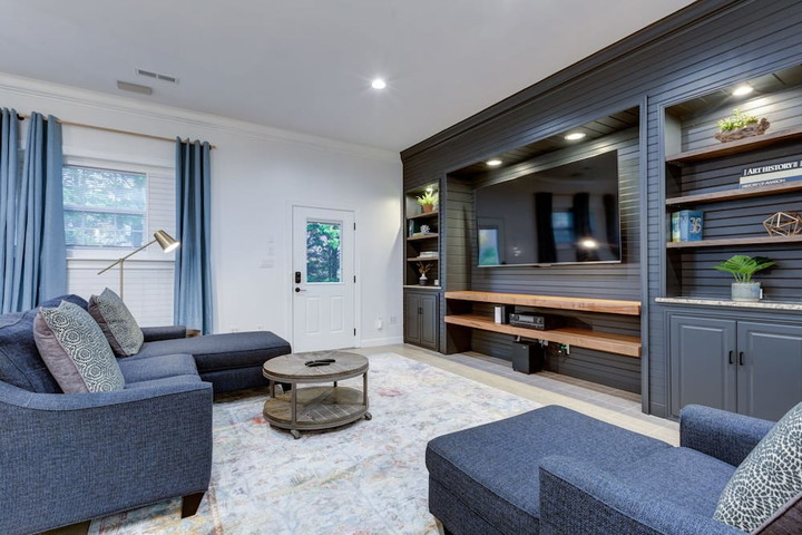 Deacon Stays: Double House At Idlewilde - Walk To Wfu - Sleeps 16 - Winston-Salem, NC