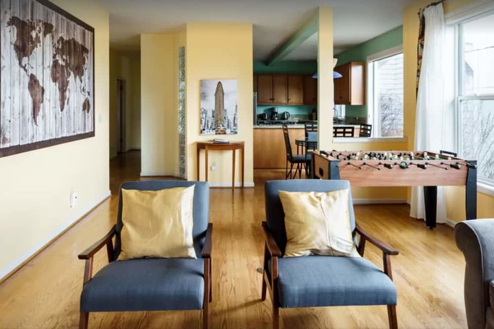 Luxurious Home With Great Views In Historic Queen Anne Near Space Needle - Seattle, WA