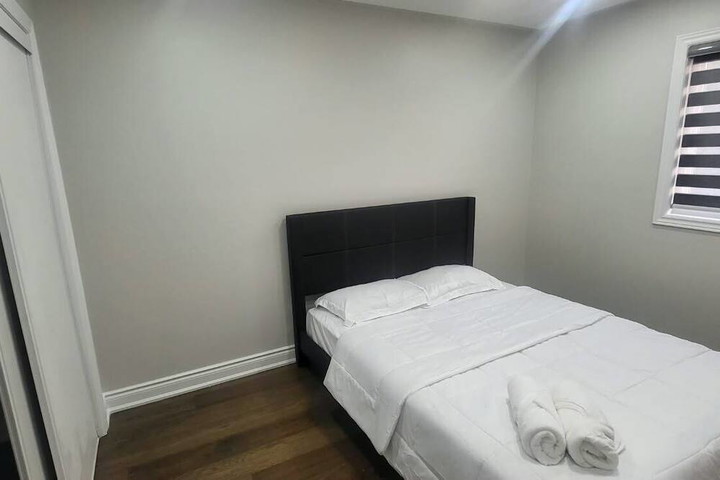 Cozy Brampton Stay Near Mount Pleasant Go - Brampton