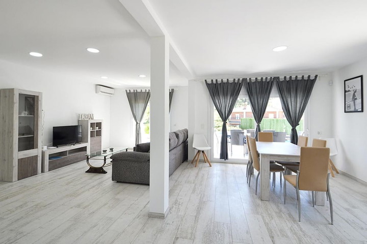 Villa Bloom  8 Personas | Aire Acondicionado | Piscina Privada - Lloret de Mar
