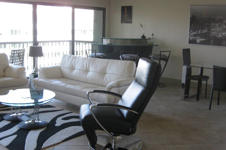 Luxury 12th Floor Downtown Condo   Capitol View 31 Night Minimum Stay - Sacramento, CA