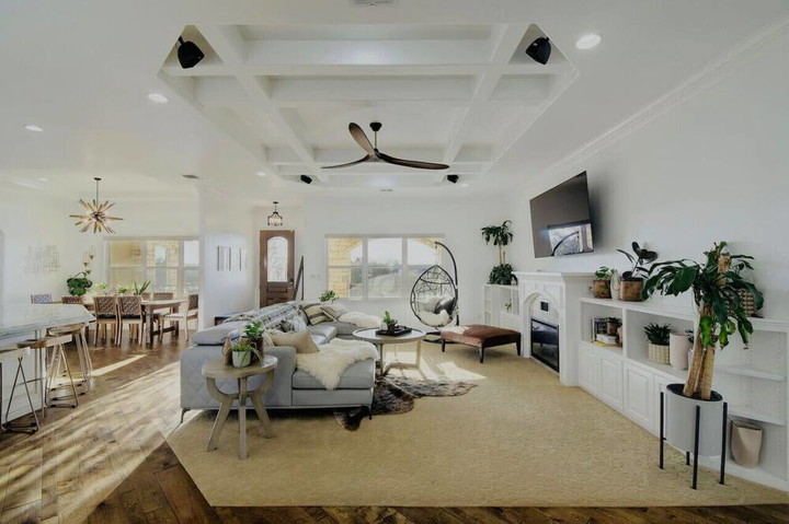 2 Luxury Homes | Group Retreats | Games | Fire Pit - Georgetown, TX