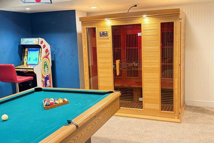 Golfsim Hottub Ps5 Sauna Thtr Pooltbl 6br 5ba 420 - Thornton, CO