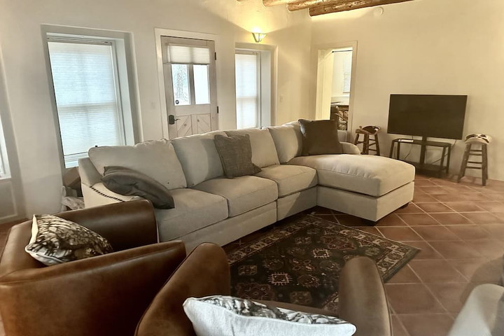 Nestled In Cheyenne Canyon And One Minute Walk To The Broadmoor Hotel! - Colorado Springs, CO