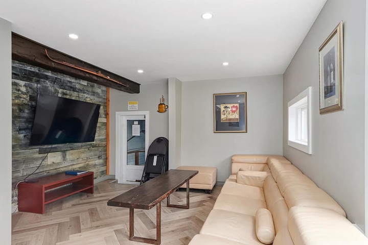 Indoor Heated Pool And Sauna- 8 Bedroom Chalet "Left Bank Onsis" @ Blue Mountain - Ontario
