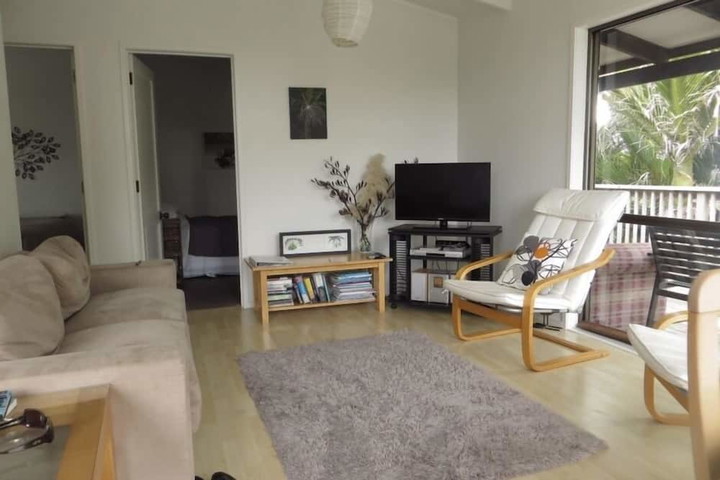 Kereru Cottage, Tranquil And Safe, Close To  Baddeleys Beach, Tawharanui - Matakana
