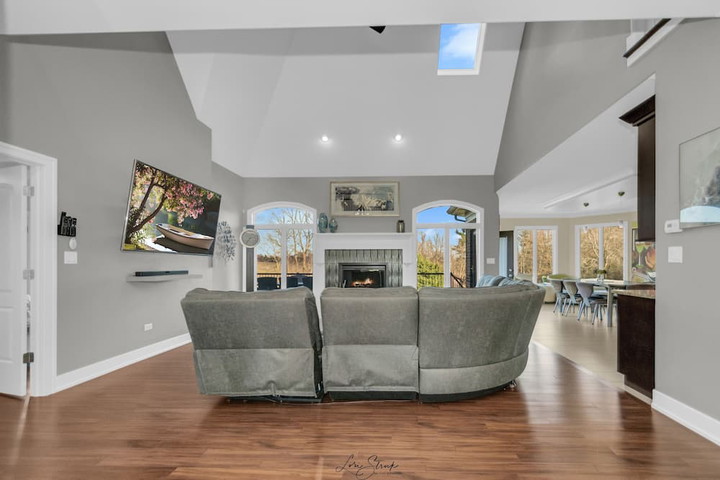 Mokena Manor: Luxury Living - Your Elite Escape! - Tinley Park, IL