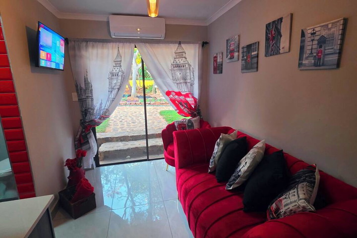 El-tsuri Guest Resort "British Unit" A Charming London-inspired Themed Retreat. - Hartbeespoort