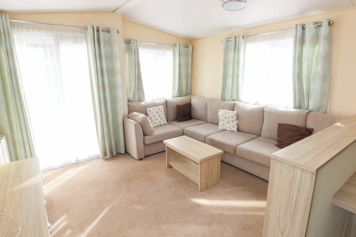Under Cliff Caravan, Family Friendly, With Pool In Ferryside - Llansteffan