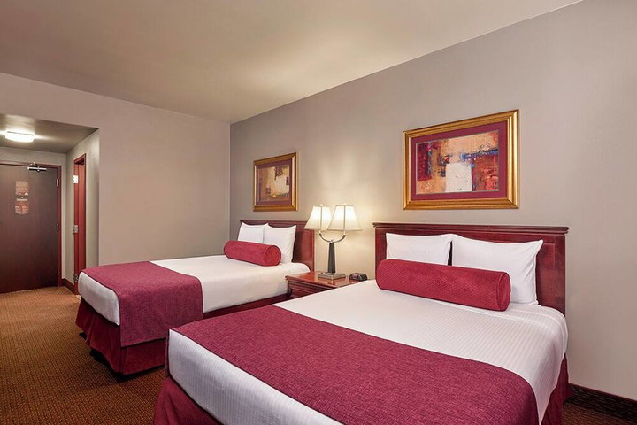 2 Stylish Rooms Near Bellagio Fountains & Downtown Attractions - No Resort Fees - North Las Vegas, NV