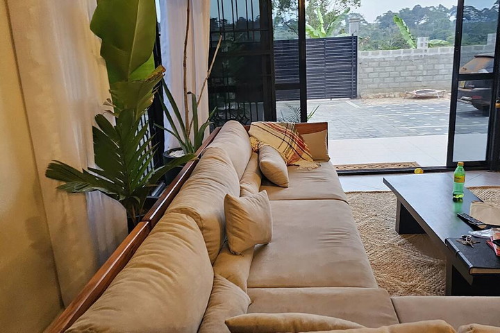 A Cozy Romantic Private Self Contained Room In The Bushes Of Kitovu Kitende - Kampala