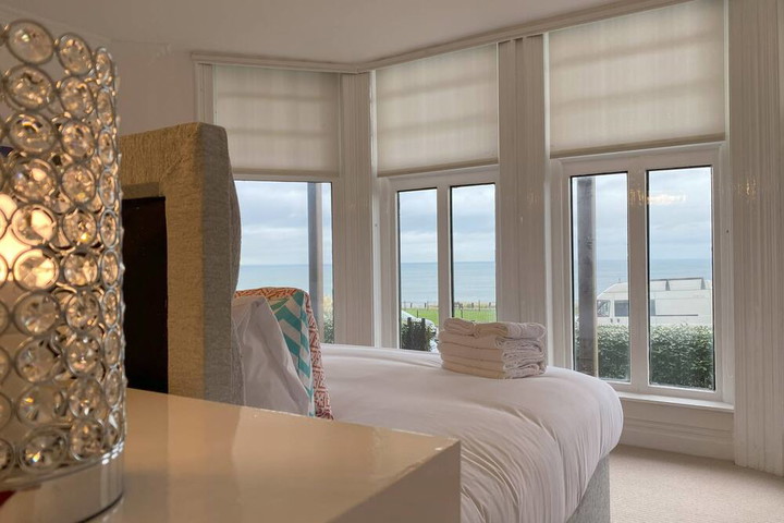 Spacious Dog-friendly Beachfront Home, Ideal For Beach, Pub & Town. Terrace, Garden &  Fire Pit . - Saltburn-by-the-Sea