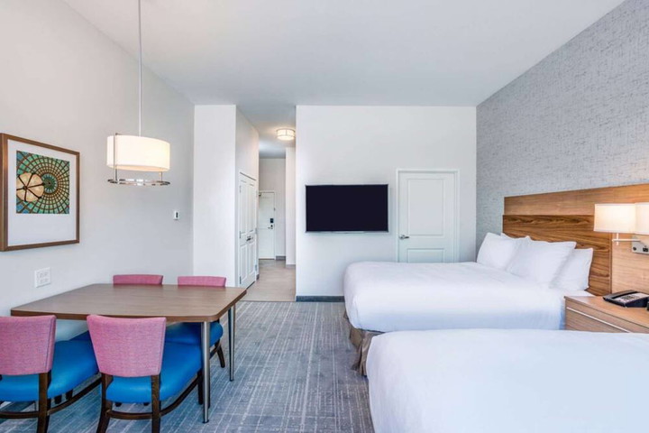 Near Six Flags | Free Breakfast & Parking. Kitchen - North Chicago, IL